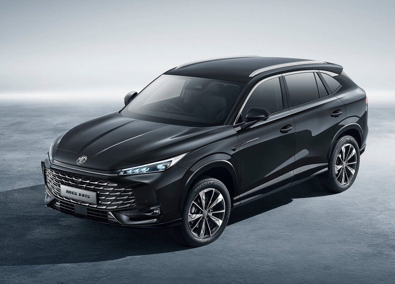 Nowy MG HS 2025 - hybrydowy SUV MG 300 KM