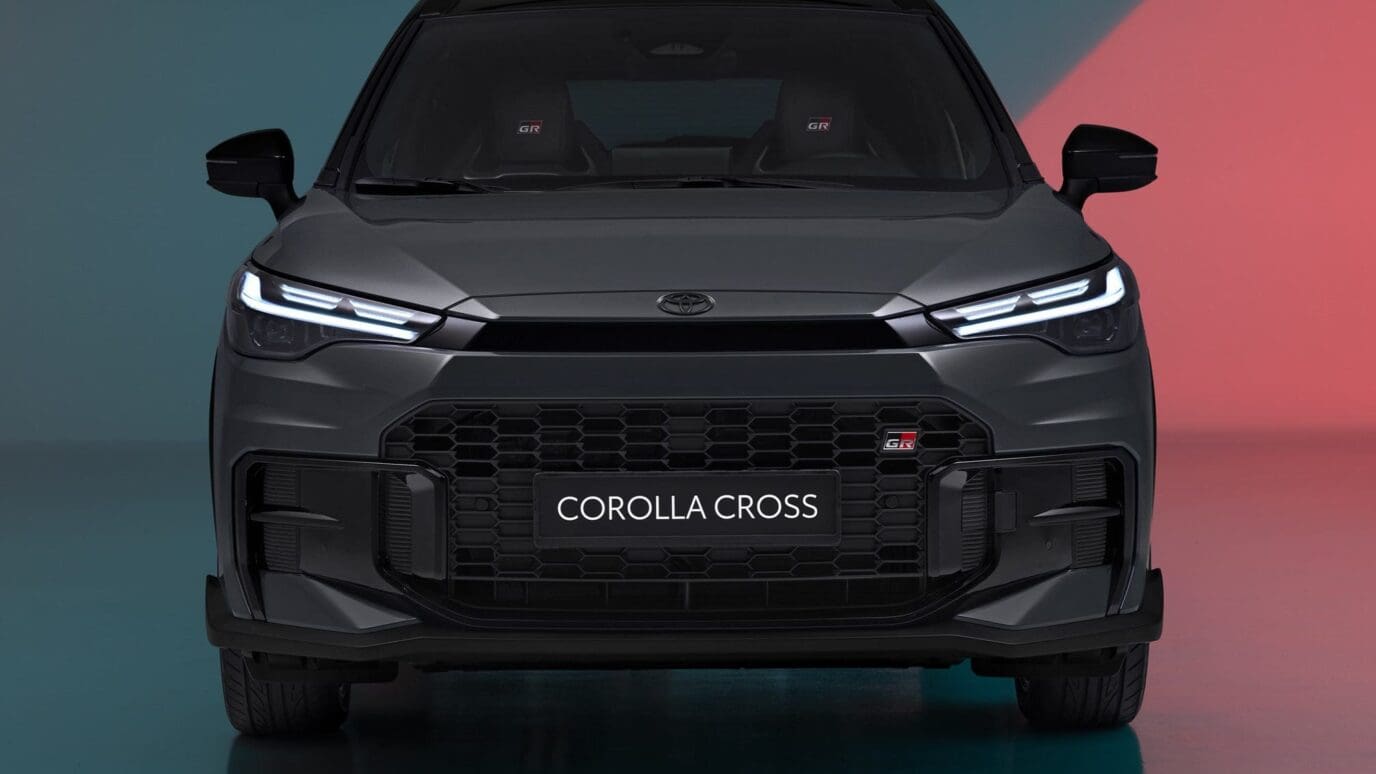 Nowa Toyota Corolla Cross 2025, stylowy SUV wersja GR Sport