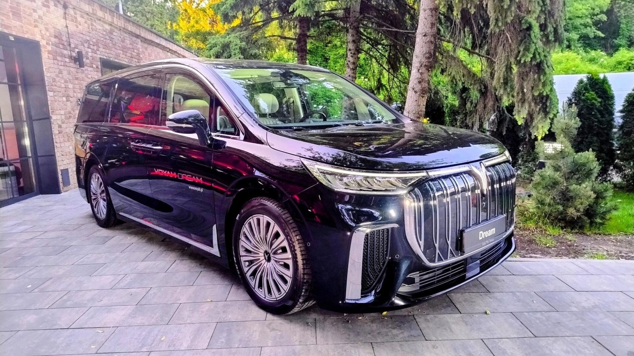 Dongfeng Motor Group w Polsce to elektryczny Box i SUV Mage