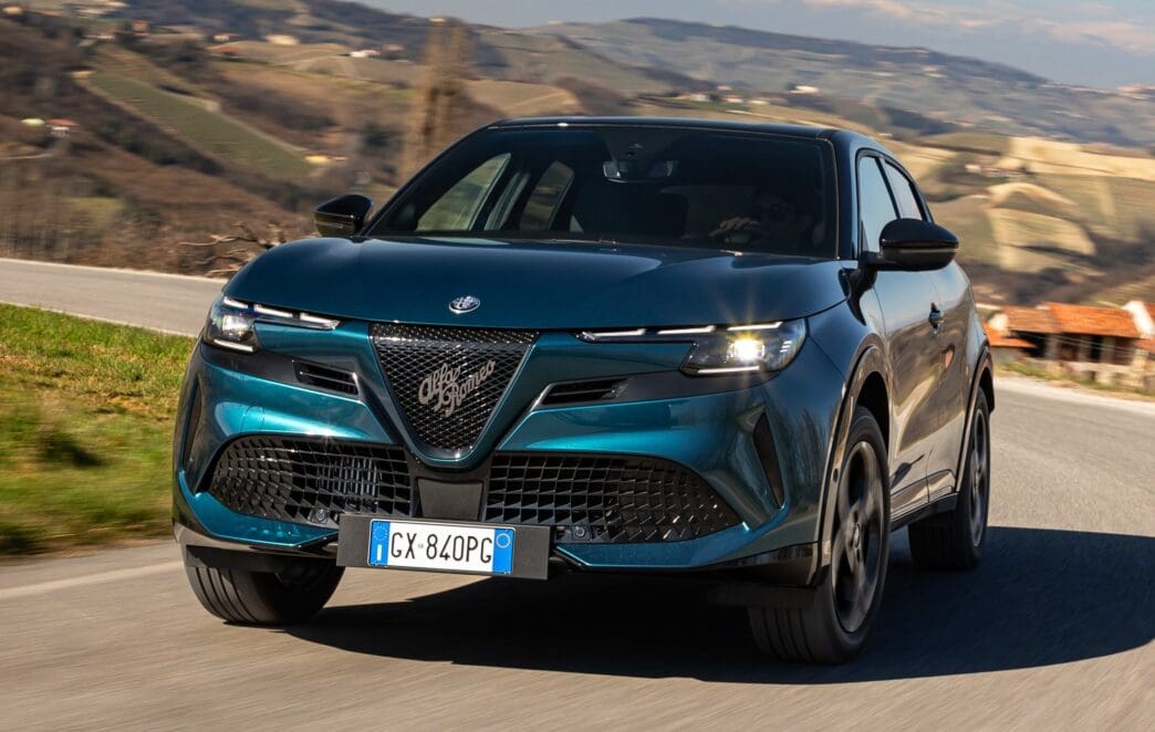 Nowy Opel Mokka GSE 2025, wersja elektryczna i spalinowa